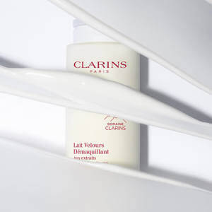 Clarins Velvet Cleansing Milk Refill 400ml | Jarrolds, Norwich